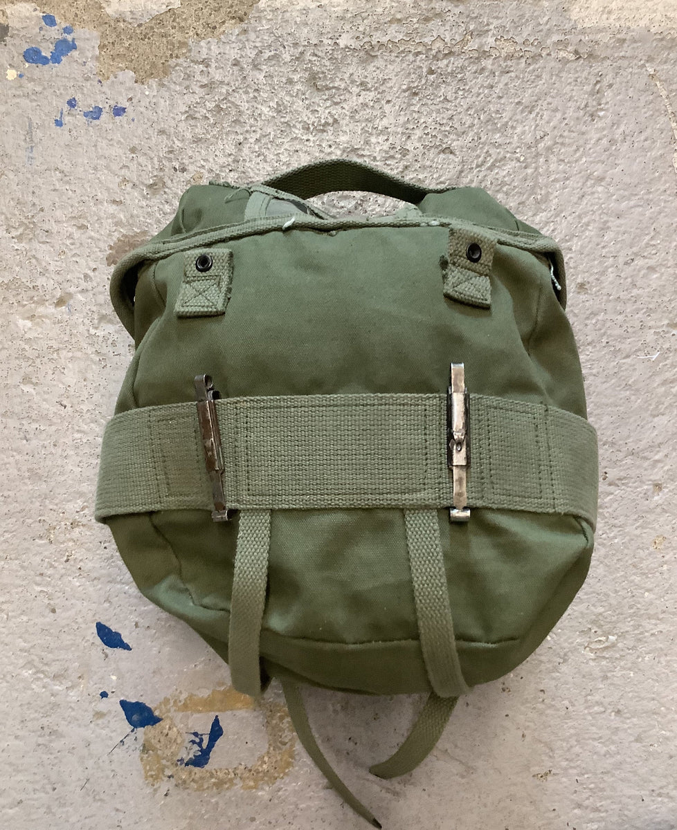 Ex Arm/Cadets large pouch with Alice clips. – Outpost Supplies NZ 2014 Ltd.